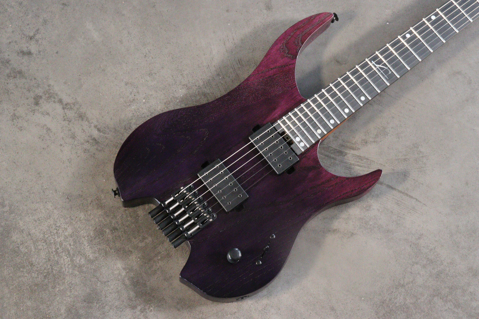 Legator Guitars Ghost Performance 'Iris Fade' - Bass Freaks Sprl