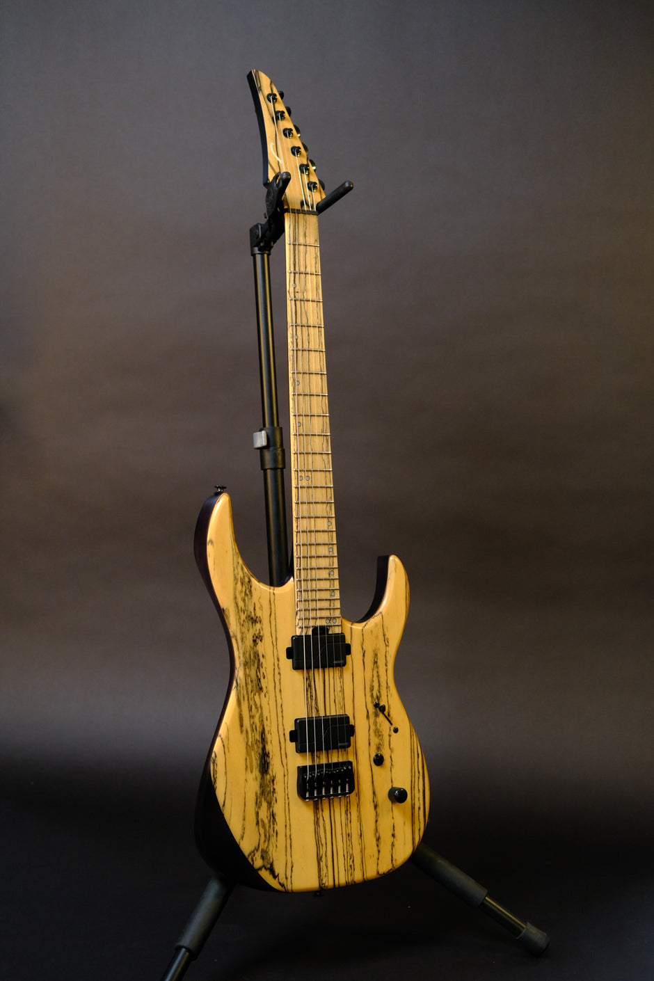 Legator Guitars | Innovations for Musicians - Bass Freaks Sprl